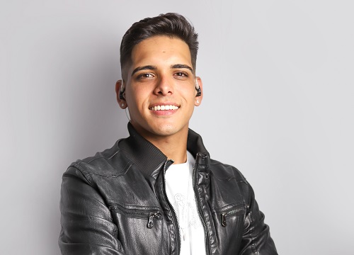 Cantor Gustavo Rocha faz sucesso e tem agenda lotada - JM1 Jornal das ...